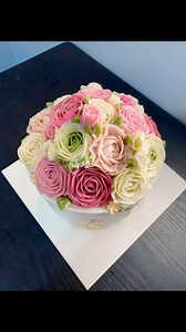 Buttercream Flower Cakes | Chef Ave Bayle