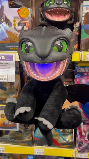 26K views · 99 reactions | Deviens dresseur de Dragons avec la marionnette interactive FX Real de Krokmou ! 朗 https://tinyurl.com/n9bswu2e Disponible dans tous les magasins Smyths Toys et sur notre site à 49,99€ avec la référence 245692 ❤️‍ Livraison standard offerte dès 29€ d'achat, voir conditions en ligne  | Smyths Toys Superstores FR | Facebook