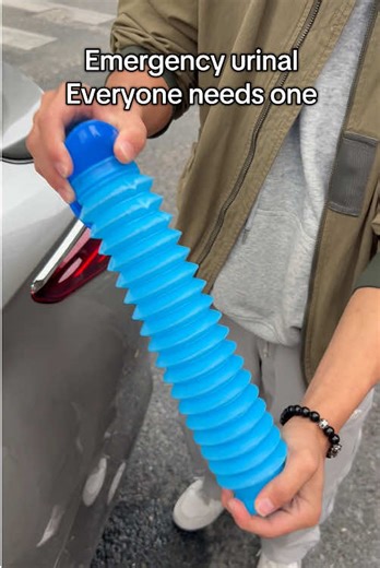 This unisex car-mounted emergency portable folding urinal works for both drivers and passengers—perfect for relieving yourself inside the car! Leak-proof and odor-free, it ensures a clean and hygienic experience every time. #PortableFoldingUrinal #CarEmergencyEssential #TravelHack#tiktokshop #fouryou
