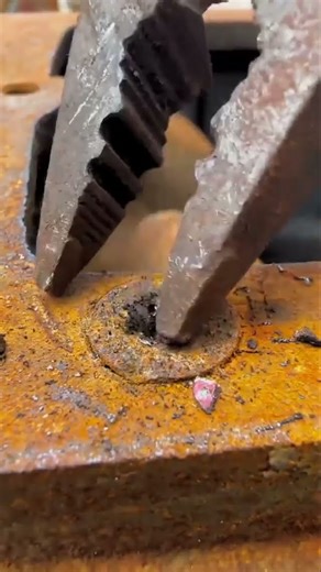 How to Remove a Stuck Screw from a Rusty Iron Body Easily