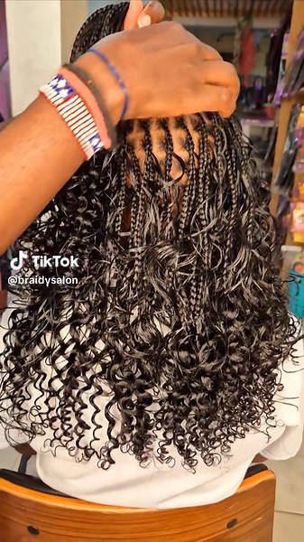 Knotless Box Braids Tutorial with Boho Curls