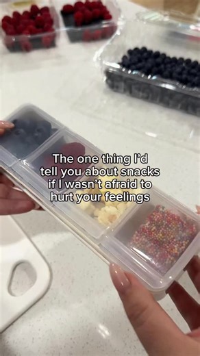 Can you hack the snack box truths? 😎 Also, you know these are still on BOGO don’t you? 😉 #snacklebox #snackfood #snackideasforkids | The Bento Buzz