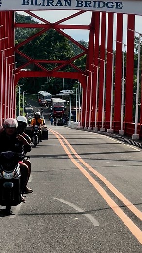 My second video of the swinging Biliran bridge. This video was taken 3:23 pm today Dec. 23, 2024. Keep safe everyone. #Biliran #bridge #biliranbridge | Alvs Kate
