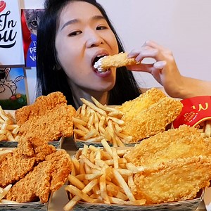 15K views · 423 reactions | Turn ON Sound for the crunch! Eating McDonald's Fish N Chips, Crispy Chicken & Chocolate Pies! So crispy and delicious  What's your favorite from McDonald's? #mukbang #asmr #seafood #eatingsounds #crispy #crunchy #fastfood #friedchicken | Peggie Neo | Facebook