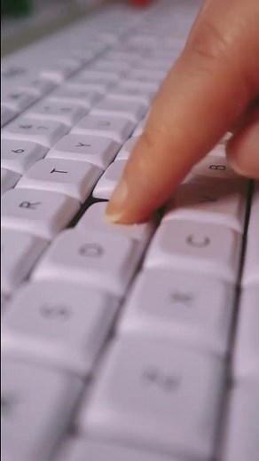 Logitech Signature K650 Keyboard Typing Sound Test