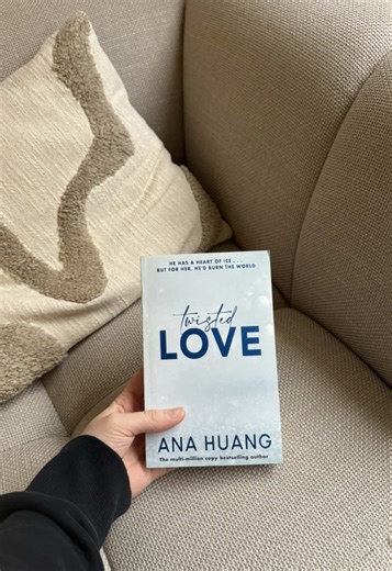 I asked for this book and got it for Christmas and I’m really excited about it, but I don’t know why recently I’ve been super nervous. I think it’s because I am a slower reader than average and if I don’t like a book, I kind of fall into a reading slump that takes so many months and I’m really nervous about starting a brand new book that I really have no idea about other than it’s popular on book talk and that’s why I bought it so I’m really wanting to hear from you guys who have read it if it w