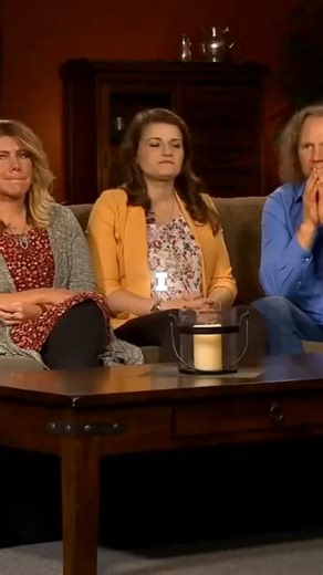 Piñata battle at the wedding — the bride totally stole the show! 🎊😂 #SisterWivesTLC #BrownFamily #WeddingFun #TLCReality | Janelle&christine