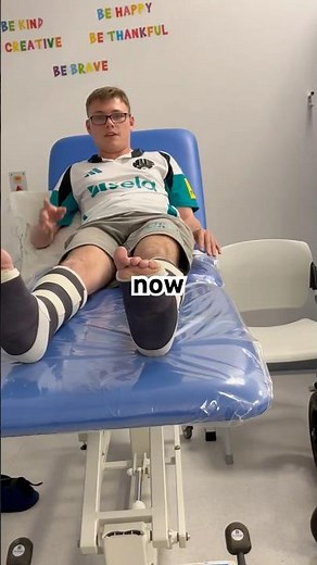 Getting my casts removed / replaced after tendon transfer surgery. First look at my new scars