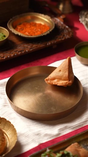 A little indulgence, खूप सारा आनंद. ✨ Visit your favourite food corner and indulge in some lip-smacking snacks. (Prashant Corner, snacks, samosa, dhokla, tea snacks, high tea) | Prashant Corner