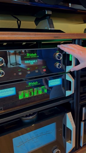 We've shown off the speakers and the amplifiers of this MASSIVE McIntosh system, so now we're showing off the preamp, the C12000. 🔊 McIntosh Laboratory Inc. #CreativeAudio #McInotsh #Audiophile #Hifi #HomeAudio | Creative Audio