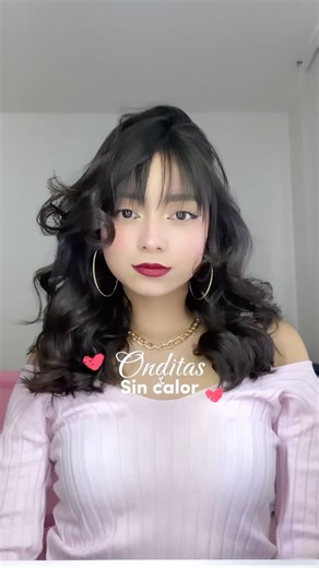 Tatiana | Creadora de contenido  on Instagram: "Ondas sin calor  - - - - - - - - #ondas #ondassincalor #hair #tutorial #cabello #cabellosano #explorepage #girls #girlsaccount #haircare #cabellocorto #cuidadocapilar #girlsgirlsgirls #pink #pelo #pelosano #cuidados #cuidadopersonal #cuidadodelcabello #smallcontentcreator #contentcreator #viralreels #cabelloondulado #cabelloliso #cabellosaludable #pelosano"