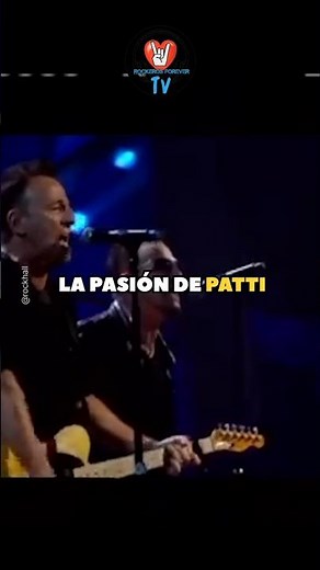U2, Bruce Springsteen y Patti Smith cantando un clásico del rock