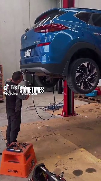 Electric brake tow brake installation #autoelectrician #airconditioning #mechanic