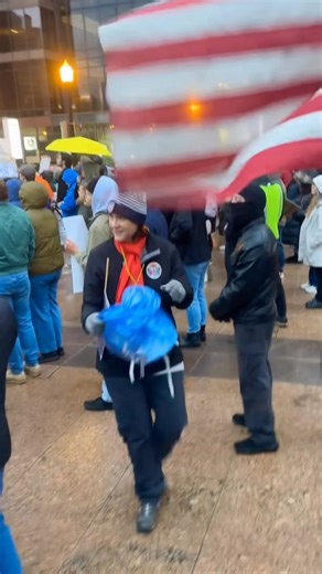 Spreading some Somali🇸🇴 love❤️ Justice For Renee Nicole Good. Massive protests have erupted nationwide — from Minneapolis to columbus, Philadelphia, Dallas, Indianapolis, Kansas City and beyond — with crowds demanding accountability, justice for Renee, and a halt to ICE’s enforcement operations. Renee gave her life protecting immigrants. My community stands in gratitude, unity, and resistance. Justice for Renee Nicole Good. ✊❤️ We did it for the culture 🇸🇴❤️ | Shaakir Khaan