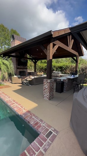 Outdoor Kitchen Design #outdoorkitchen #outdoorliving #design #designtok #pelletgrill #cooking #grilling #louisiana | Austin Dennis