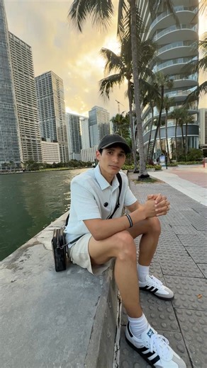 Para comenzar, no necesitás experiencia previa ni conocimientos técnicos. El curso acelerado de Representante de Google Maps está diseñado para que aprendas todo el proceso paso a paso, de forma clara y práctica. En menos de una hora ya entendés cómo crear y optimizar las fichas de los negocios, y si completás la capacitación completa, en un solo día podés obtener tu certificación profesional. Es una formación pensada para personas que quieren resultados rápidos, sin estudiar durante meses ni pe