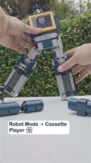 LEGO Soundwave Transformation Timelapse