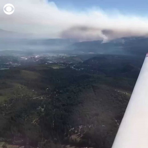 EVACUATION WARNINGS: Video shows smoke from the Lava Fire around Mount Shasta, California as the wildfire grew to more than 1,400 acres on Monday. Evacuation orders were issued for area residents and roads were closed. | CBS Evening News