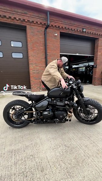 Explora el Elegante Bobber de Thornton Hundred