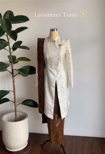 Limited Edition Larasmaya Tunic - Elegant Kebaya Style