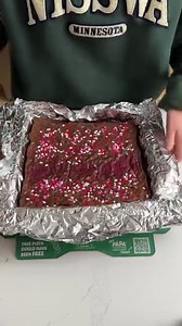 pizza boxes just got cooler Kate uses a leftover pizza box to make the best invention, that will help baking and save you so much time doing dishes. | Janelle & Kate