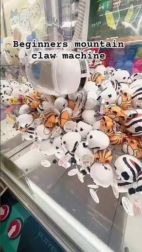 Trying beginners claw machine for Garfield plushie #clawgaming #clawmachine #arcade #arcademachines