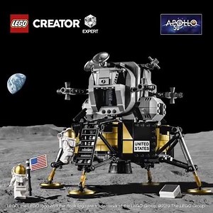 【歷史重演】NASA Apollo 11 Lunar Lander 🚀登陸LEGO®！ 👨🏻‍🚀💬「呢個係我個人嘅一小步，人類嘅一大步！」50年前阿波羅11號升空，實現咗人類長久而嚟嘅登月夢… 今日就等LEGO®歷史重演🤩！全新推出嘅LEGO® Creator Expert 10266 NASA Apollo 11 Lunar Lander，將每個細節重現眼前👀！隨盒附有太空人岩士唐同Buzz Aldrin嘅Minifigures👩🏻‍🚀，噢！仲有埋佢哋喺月球漫步留低嘅「腳印」𠻹，用嚟慶祝人類登月50 周年簡直一流🌕！6月1日準時嚟LEGO®Certified Store入手！ #Apollo11LunarLander #50thAnniversary #LEGOCreatorExpert #LCSHK #LEGOHK | LEGO