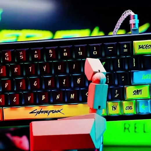 Cyberpunk 2077 Keycap Set: 129-key, PBT, side-legend shine-through in iconic black, yellow & blue.