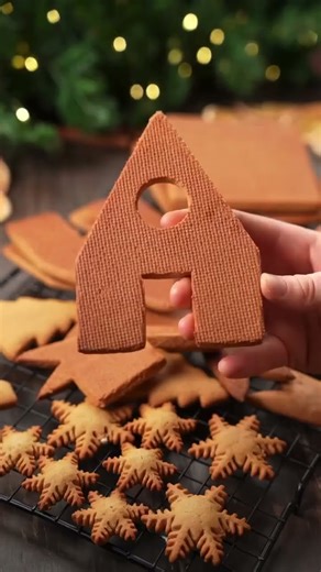 Build Your Dream Gingerbread House with This Simple 5-Step Recipe!