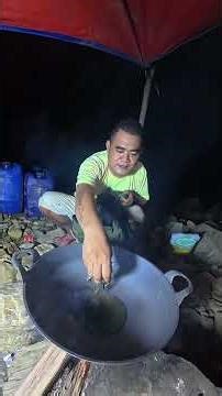 Cook shrimp for sahur