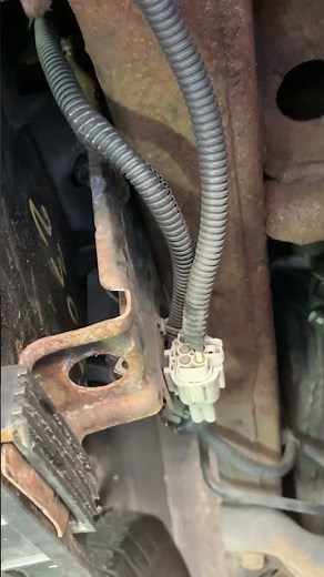 2005 Nissan Pathfinder code P0447 vent solenoid broken wire