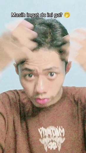 Exploring Flashback Moments in Captions