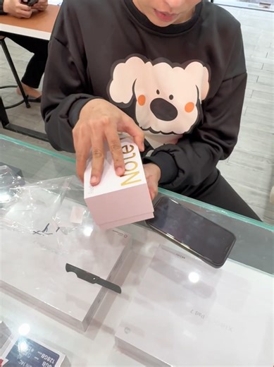 Buổi sáng chị khách cũ ghé unbox Redmi Note 13 Pro 5G #redminote13pro #sieudidong