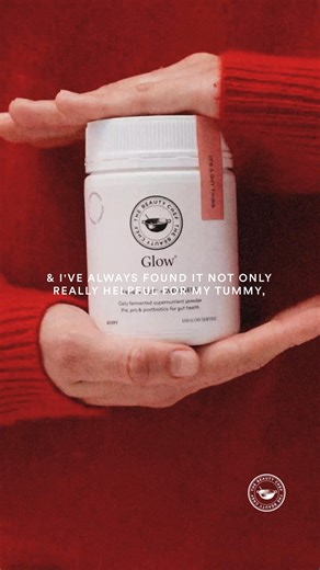 Feeling and looking your best shouldn’t be complicated. That's why 1 teaspoon of our Glow® formula is supercharged with pre, post and probiotics, vitamins B & C, zinc, and our new exclusive Hyaluronic Complex™ to support your gut health for immunity and radiant glowing skin Our Glow Ageless™ blend for 50 also offers extra benefits for bone, thyroid, and antioxidant support for whole-body wellness. Simplify your skin gut wellness routine with just 1 teaspoon daily, and feel the benefits in just 3
