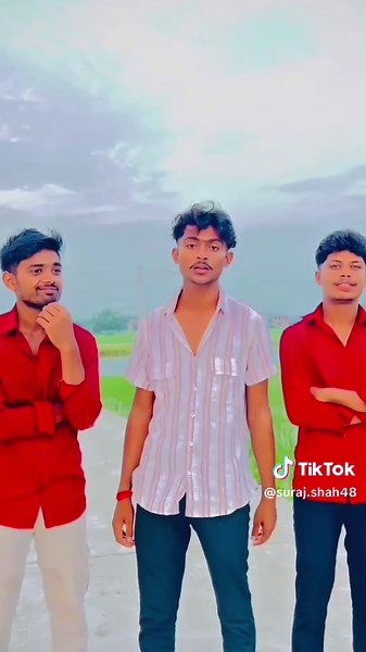 #woh bewafa hamara imtihan kya Le Gaye 💔💘jab milegi najrein samajh Rahe to apni najre jhuka lenge💔💘 use Meri kabar per diye mat jaga Dena vah nadan yaaro apna hath Jala lenge💔💘❣️#