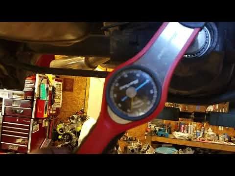 Checking pinion bearing preload