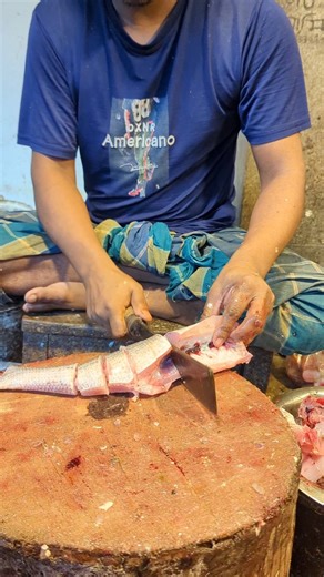 Big poha Fish Cutting Skills Live In Bangladesh Fish Market