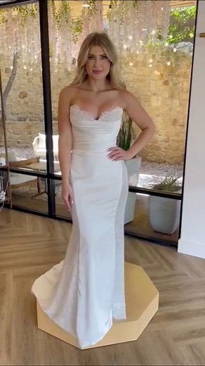 141K views · 844 reactions |  Sleeves or no sleeves?  For the minimalist + quiet luxury statement-maker, ENVY is the satin and lace wedding gown of our dreams and we don’t care who knows it 朗 Book your wedding dress shopping destination appointment at our luxurious bridal boutique in Austin, Texas and let’s find your dream dress! ✨ #weddingdresses #weddinggowns #weddingdressshopping #weddinginspiration #evalendel | The Blushing Bride Boutique | Facebook