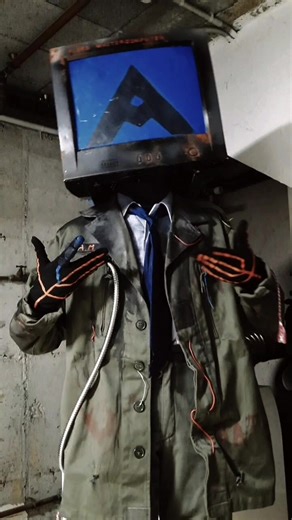 Harlan Ellison Cosplay: Impression of Allied Master Computer