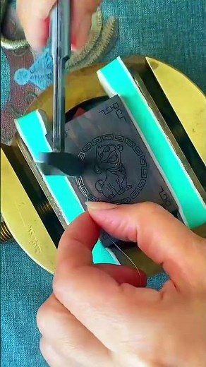 Redwood box inlaid with silver painting process