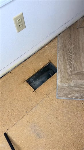 Install VINYL CLICK🔨#remodel #fyp #work | Ralph M. Hernandez