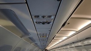 Seat Numbers Airplane Cabin View Light 库存影片视频（100% 免版税）3728101443 | Shutterstock