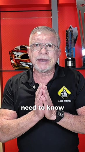 📲 𝐂𝐚𝐮𝐠𝐡𝐭 𝐖𝐢𝐭𝐡 𝐘𝐨𝐮𝐫 𝐏𝐡𝐨𝐧𝐞? Texting while driving is a primary offense in Florida—meaning law enforcement can pull you over just for using your phone behind the wheel. But here’s what they don't tell you: An officer must have your consent to search your phone. You have the right to say no, and you absolutely should. 𝐆𝐨𝐭 𝐚 𝐭𝐢𝐜𝐤𝐞𝐭 𝐟𝐨𝐫 𝐭𝐞𝐱𝐭𝐢𝐧𝐠 𝐚𝐧𝐝 𝐝𝐫𝐢𝐯𝐢𝐧𝐠? 𝐓𝐞𝐱𝐭 𝐚 𝐩𝐡𝐨𝐭𝐨 𝐭𝐨 ‘𝟑𝟎𝟓𝟑𝟎𝟓’ 𝐟𝐨𝐫 𝐚 𝐟𝐚𝐬𝐭, 𝐟𝐫𝐞𝐞 𝐪𝐮𝐨𝐭𝐞. 🤝 DISCLAIME