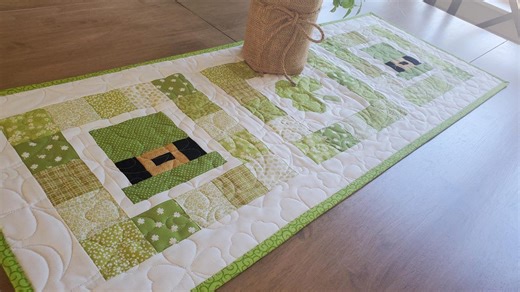 St. Patricks Day Quilted Table Runner Topper, Patchwork and Green Top Hat Table Top Quilt Centerpiece, Spring Tablerunner, Lucky Table Cover - Etsy