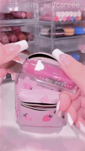 what fits in my mini backpack keychain