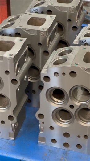 Six Cummins KTA19 heads getting a fresh surface treatment. Precision cuts, smooth finishes, and ready to seal strong for the long haul. #Engines #MotorPower #EngineTech #MotorBuild #EngineParts #EngineRepair #EngineRebuild #EngineWork #V8Engines #TurboEngines #Motorhead #Powertrain #EngineMachining #PrecisionMachining #MotorMachining #EngineShop #Machining #MachineShop #Machines #MachiningTools #HeavyDuty #Equipment #HeavyEquipment #HeavyDutyParts #Diesel #DieselEquipment #HeavyDutyTrucks #Truck