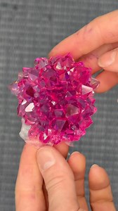 😍 Behold this stunning pink resin crystal! 😍Created using @craft.resin and the amazing mold from @juliart84, this piece is truly breathtaking. The iridescent shimmer, thanks to a silicone overlay by @moxieandsoulresin, adds an extra layer of magic ✨Craft Resin’s crystal-clear formula perfectly showcases the vibrant pink hue and intricate details of the mold, while its easy-pour consistency made creation a breeze 😜What do you think? Let us know in the comments! 👇Use code ARTAD10 for 10% off y