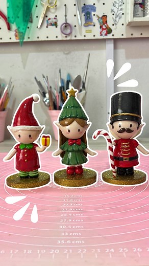 3.3K views · 125 reactions | Figuras Navideñas Ya está subido el video del tutorial completo de esta decoración navideña 﫶 Espero les guste! #navidad #decoracionnavideñas #figurasnavideñas #VictoriaArt #Porcelanafria #biscuit #polymerclay #figurascoleccionables #figuraspersonalizadas | Victoria Art | Facebook