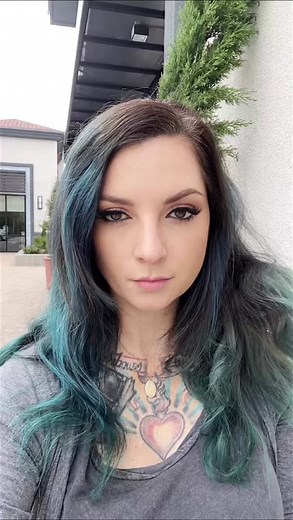 It’s been so long since I’ve cut my hair and it was all one length and so so heavy. So @stephanyvanstone freshened up my color and added some choppy layers and now I feel like my thick hair can move again!! Can’t wait to see how awesomely it teases. 🥰#newhair #bluehair #layeredhaircut @pulpriothair | Cherry Dollface