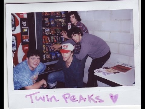Twin Peaks - "Makin' Breakfast" (Live on Radio K)